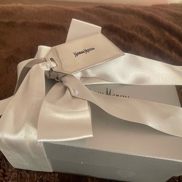 Neiman Marcus | Other | Neiman Marcus Small Gift Box With Silver Gift ...